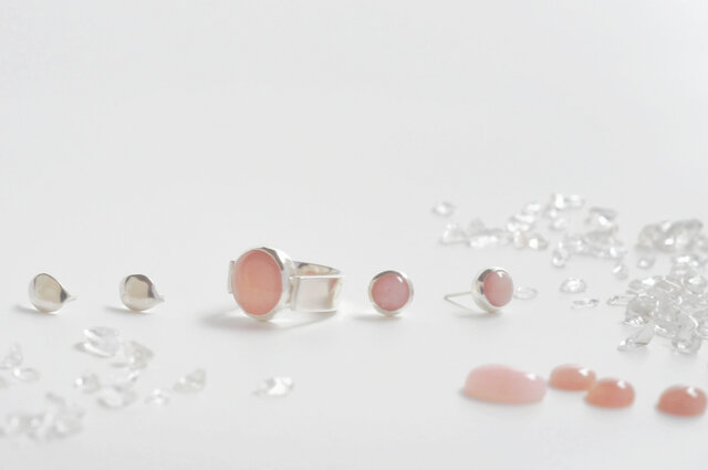 Pink Opal Round Ring | iichi 日々の暮らしを心地よくするハンドメイドやアンティークのマーケットプレイス