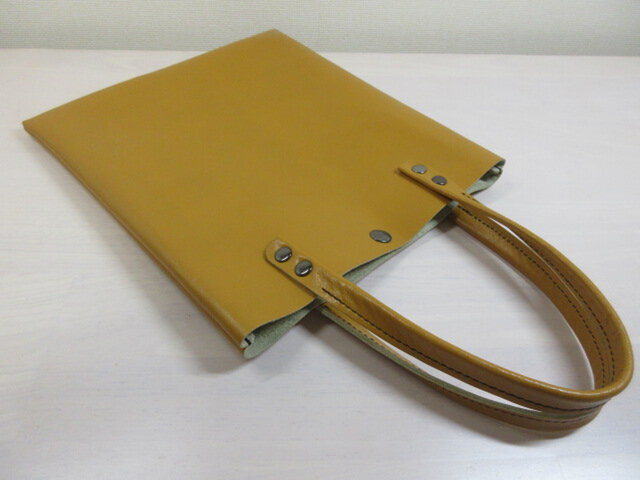 《牛革》ちょい持ちミニトート♪オレンジブラウン・ワンレザー仕上げ・0262 | iichi ハンドメイド・クラフト作品・手仕事品の通販