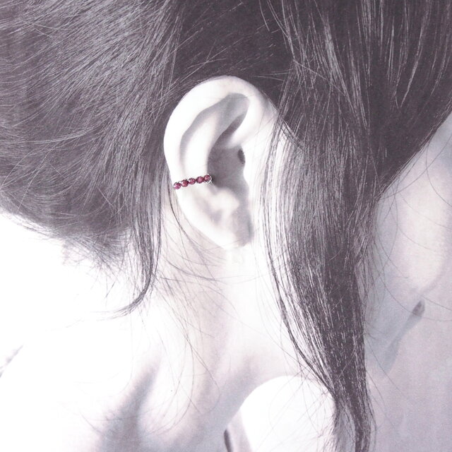 Dot Twist Circle Cuff（ロードライトガーネット） | iichi ハンドメイド・クラフト作品・手仕事品の通販