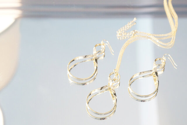 【Noble】14KGF Infinity Earrings | iichi ハンドメイド・クラフト作品・手仕事品の通販