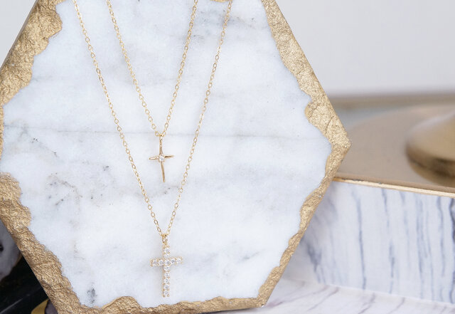 【14KGF】Tiny CZ Cross Necklace | iichi ハンドメイド・クラフト作品・手仕事品の通販