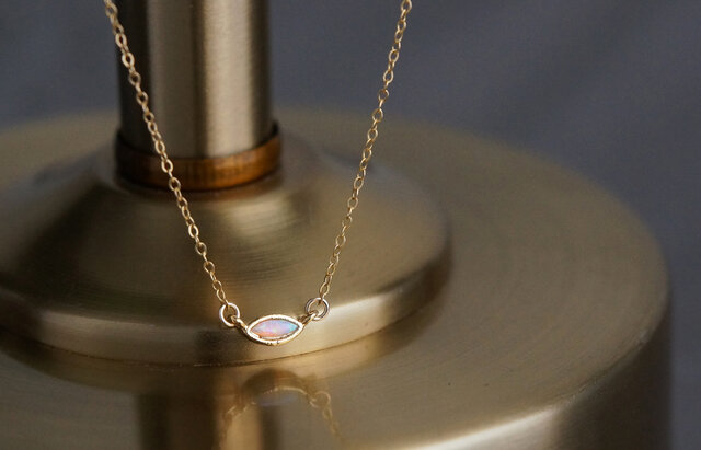 【14KGF】Tiny Oval Opal Necklace | iichi ハンドメイド・クラフト作品・手仕事品の通販