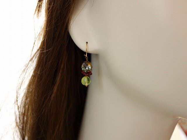 ヴィンテージチェコ＊ビジュータイプイヤリング＊ガーネット＊no.535 | iichi ハンドメイド・クラフト作品・手仕事品の通販