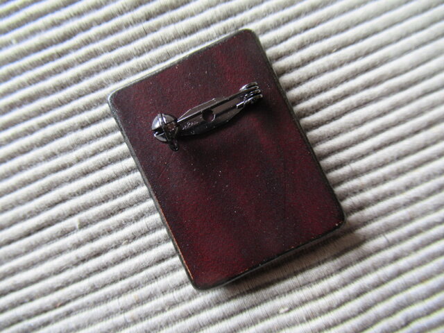 ハンガリー 切手ブローチ 7405 | iichi ハンドメイド・クラフト作品・手仕事品の通販