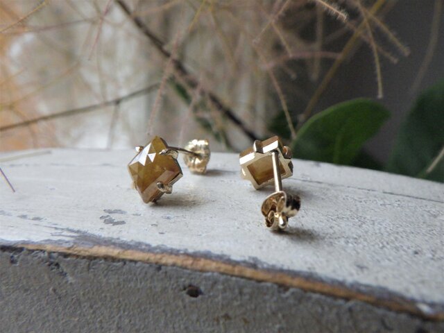 1点もの ひし形ダイアのK10ピアス1ct | iichi ハンドメイド・クラフト作品・手仕事品の通販
