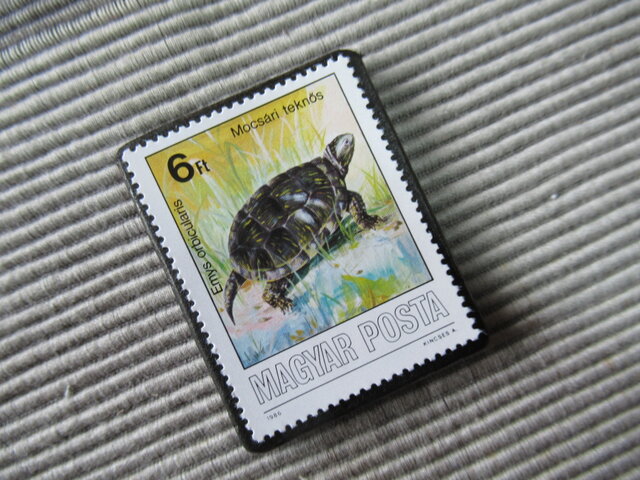 ハンガリー 切手ブローチ 7438 | iichi ハンドメイド・クラフト作品・手仕事品の通販