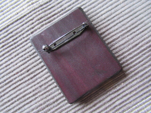 ハンガリー 切手ブローチ 7438 | iichi ハンドメイド・クラフト作品・手仕事品の通販