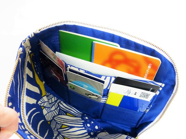 9枚ｶｰﾄﾞﾎﾟｹｯﾄ付ﾏﾙﾁｹｰｽ grandfiore-blu | iichi 日々の暮らしを心地よくするハンドメイドやアンティークのマーケットプレイス