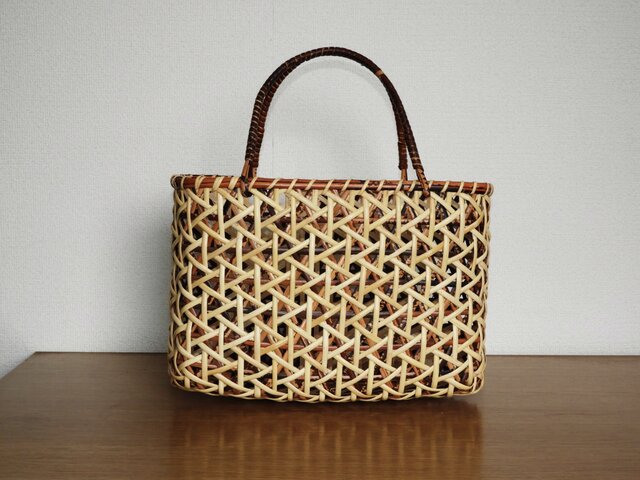 籐の華編み籠 A36 | iichi 日々の暮らしを心地よくするハンドメイドやアンティークのマーケットプレイス