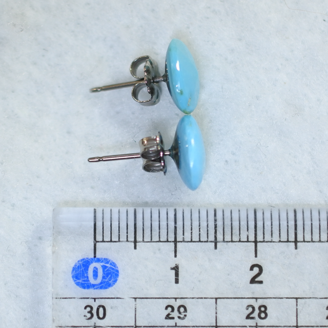 （1点もの）スリーピングビューティーターコイズ・ローズカットのスタッドピアス（チタンポスト） | iichi ハンドメイド・クラフト作品 ...