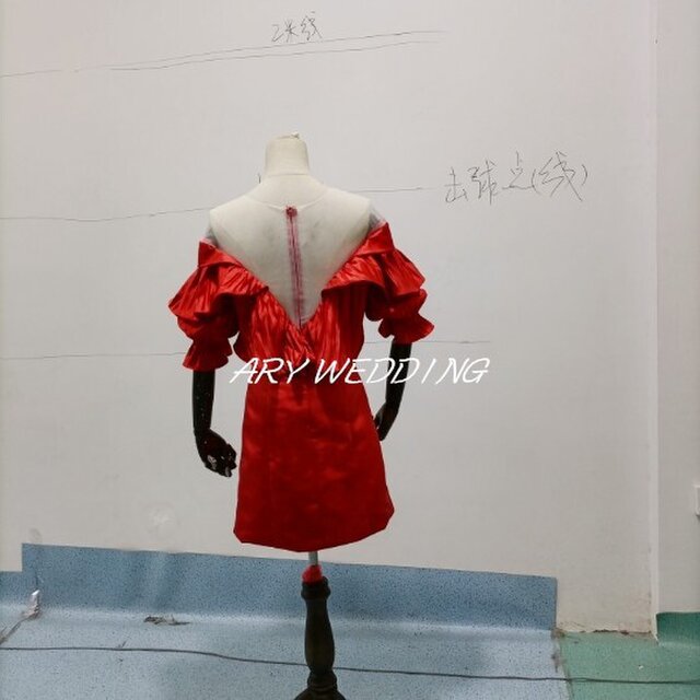 高品質！パーティードレス 鮮やかな真っ赤 2次会 オフショル 可愛い 姫袖 ミニドレス 謝恩会 人前式 | iichi ハンドメイド・クラフト ...