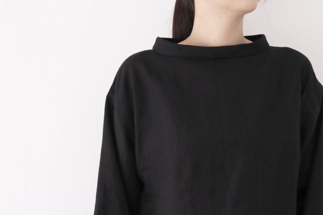 ボトルネックのブラウス・リネン黒 No.188 | iichi 日々の暮らしを心地よくするハンドメイドやアンティークのマーケットプレイス