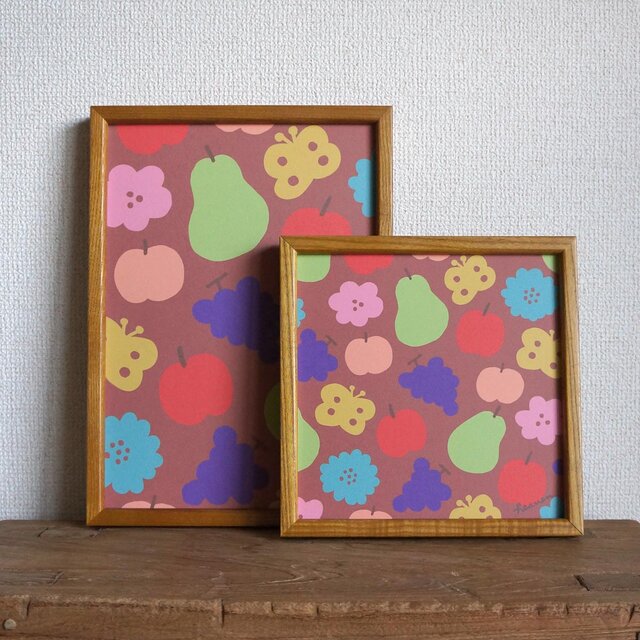 「花と果実と蝶模様（ブラウン）」A4ポスター | iichi ハンドメイド・クラフト作品・手仕事品の通販