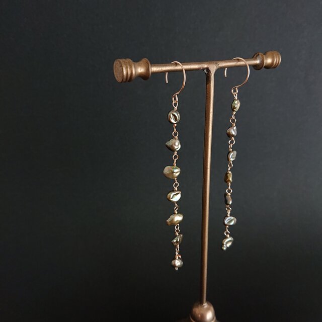 Long swing / keshi pearl green | iichi ハンドメイド・クラフト作品・手仕事品の通販