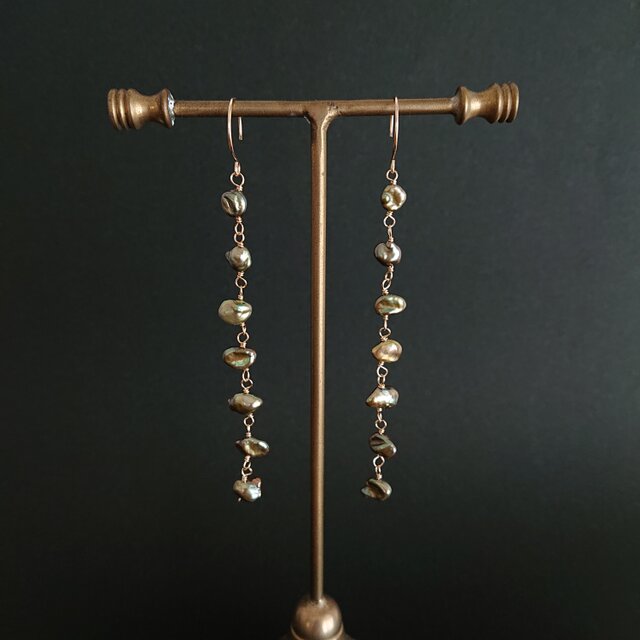 Long swing / keshi pearl green | iichi ハンドメイド・クラフト作品・手仕事品の通販