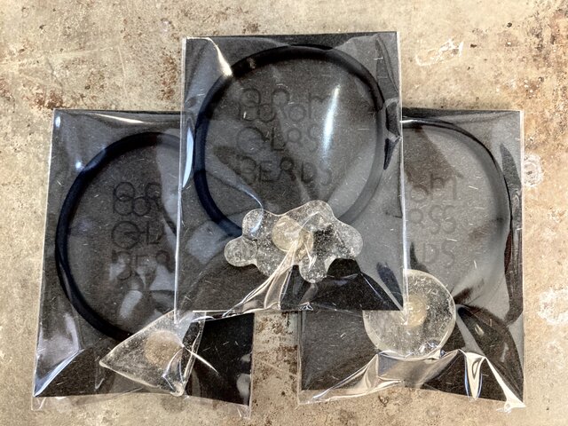 三角のヘアゴム 275 | iichi ハンドメイド・クラフト作品・手仕事品の通販