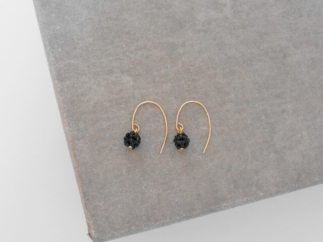 odango pierce 2 クロ | iichi ハンドメイド・クラフト作品・手仕事品の通販