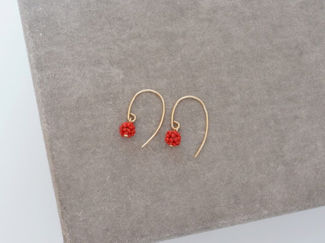 odango pierce 2 アカ | iichi ハンドメイド・クラフト作品・手仕事品の通販