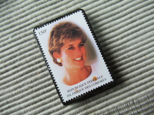 コモロ諸島 切手ブローチ 7697 | iichi ハンドメイド・クラフト作品・手仕事品の通販