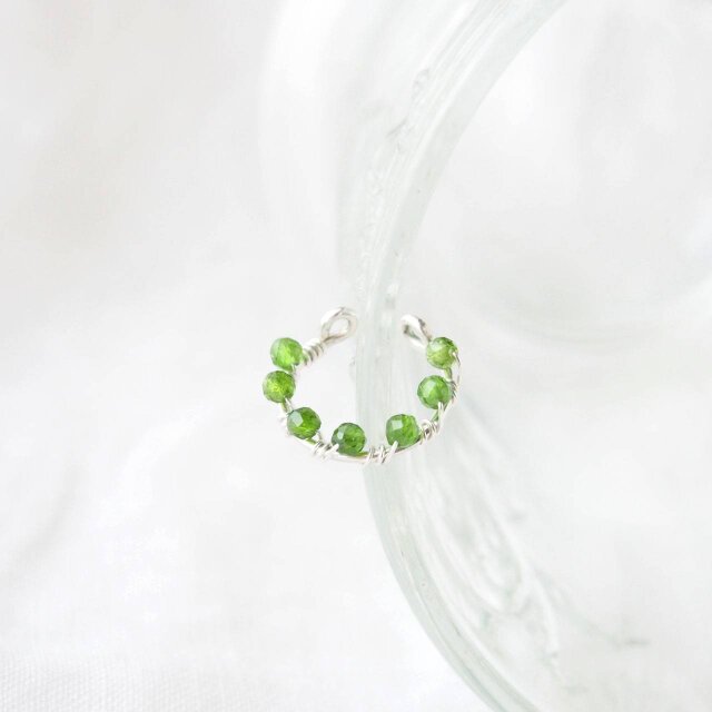Circle Cuff（Chrome Diopside）-片耳- | iichi ハンドメイド・クラフト作品・手仕事品の通販