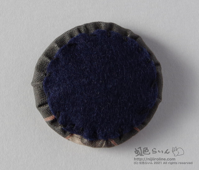 No.10 アップリケ「タガメくん（正面から）、焦茶色」 | iichi ハンドメイド・クラフト作品・手仕事品の通販