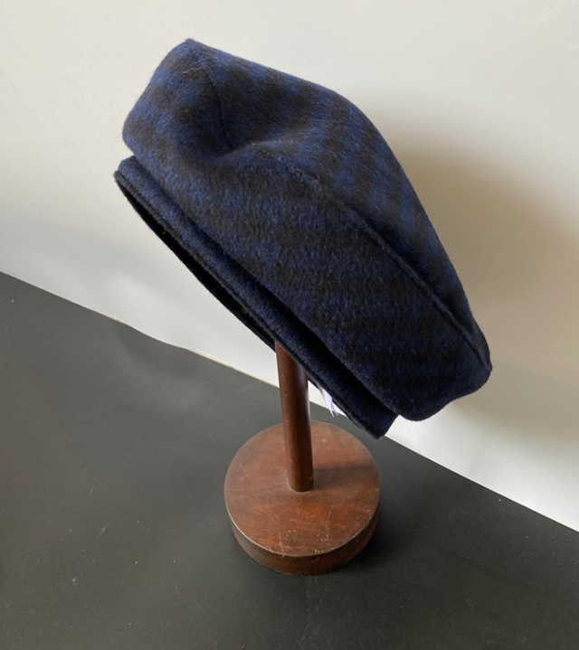 ブルー リンゴベレー☆チェック調節可能なベレー帽 ☆ウール混紡 ☆ぼうし beret | iichi ハンドメイド・クラフト作品・手仕事品の通販