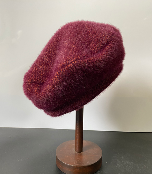 ワインレッド リンゴベレー☆チェック調節可能なベレー帽 ☆ウール混紡 ☆ぼうし beret | iichi ハンドメイド・クラフト作品・手仕事品の通販