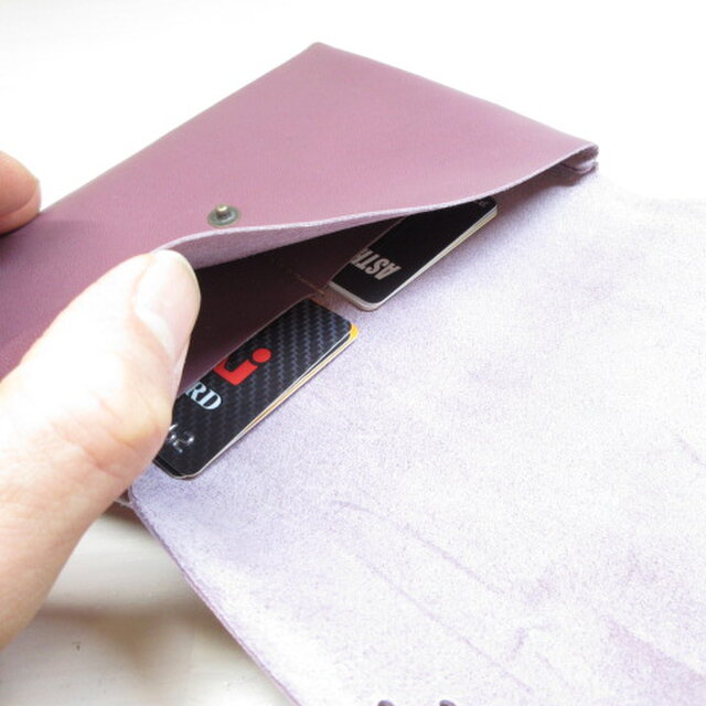 A6対応「HANABIRA」シリーズ・ダークパープル・牛革・一枚革のレザーケース・カードポケット付き・055 | iichi ハンドメイド・クラフト作品・手仕事品の通販