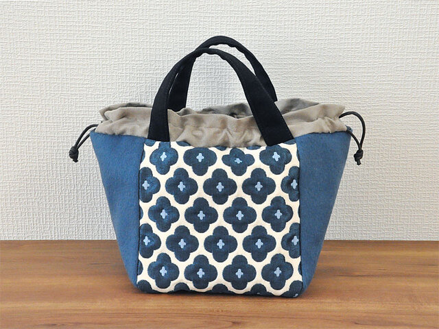 キューブ型巾着バッグ フランス生地＆カシミヤ | iichi ハンドメイド・クラフト作品・手仕事品の通販