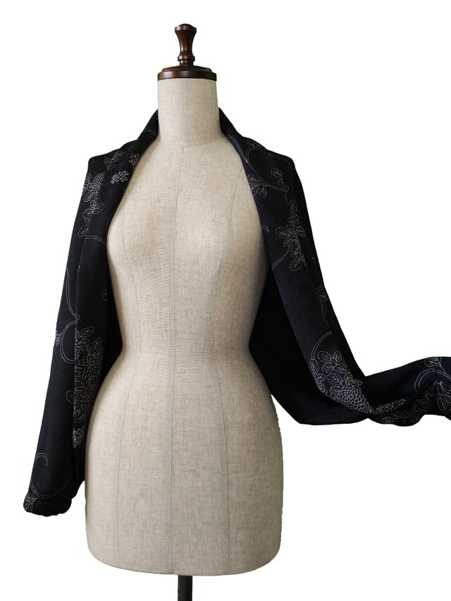 BLACK×WHITE LINE×FLOWER×OUTER | iichi 日々の暮らしを心地よくするハンドメイドやアンティークのマーケットプレイス