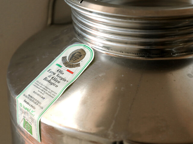 有機エキストラバージン・オリーブオイル オルチョ サンニータ 440g(500ml) | iichi 日々の暮らしを心地よくするハンドメイドやアンティークのマーケットプレイス