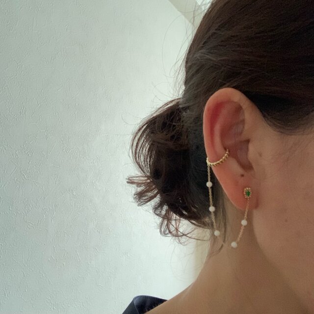 14K 珊瑚とエメラルドのイヤカフ | iichi ハンドメイド・クラフト作品・手仕事品の通販