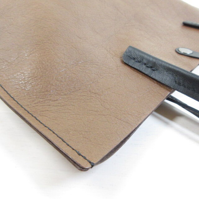 《牛革》一枚革のフラットミニトート・ダークブラウン・タンニンレザー・0173 | iichi ハンドメイド・クラフト作品・手仕事品の通販