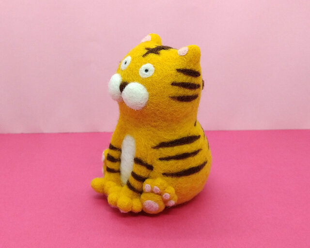 【kumaneko様オーダー】羊毛フェルトのとらさん | iichi ハンドメイド・クラフト作品・手仕事品の通販