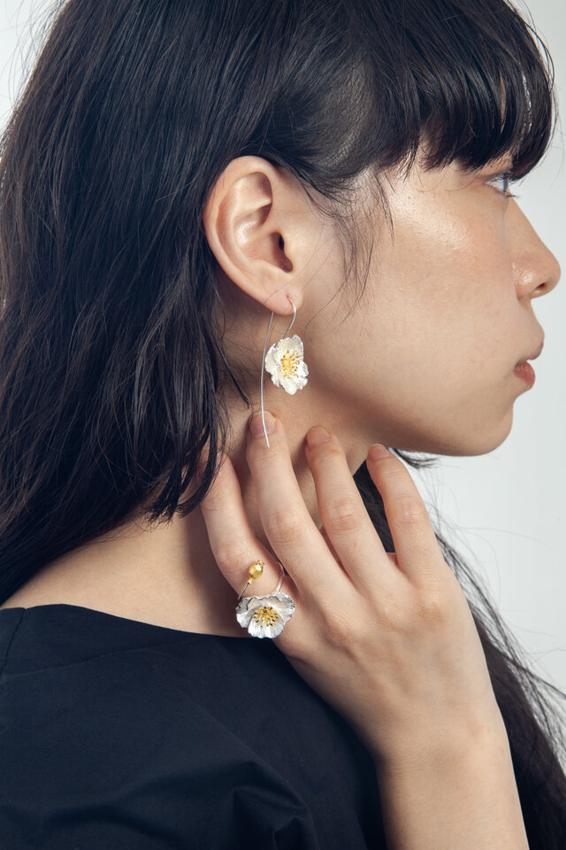 K18 coating 咲くポピー 揺れるピアス | iichi 日々の暮らしを心地よくするハンドメイドやアンティークのマーケットプレイス