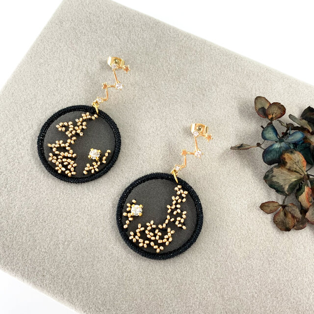 Accessory : ピアス " Night sky. -星の連なり- " | iichi ハンドメイド・クラフト作品・手仕事品の通販