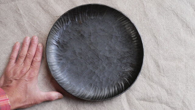 丸皿265 黒拭き漆 #0338 | iichi ハンドメイド・クラフト作品・手仕事品の通販