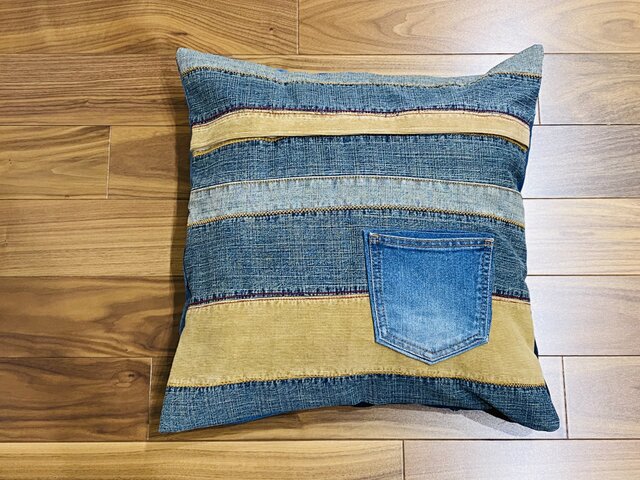 デニム パッチワーク★クッションカバー★リメイク デニムリメイク★存在感あります♪ | iichi ハンドメイド・クラフト作品・手仕事品の通販