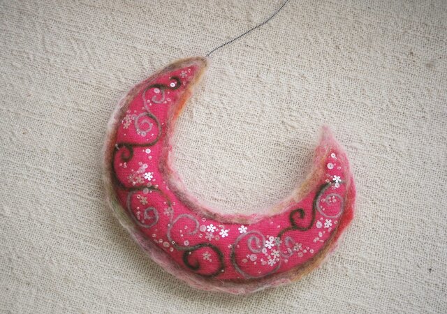 三日月の小さな光 | iichi ハンドメイド・クラフト作品・手仕事品の通販