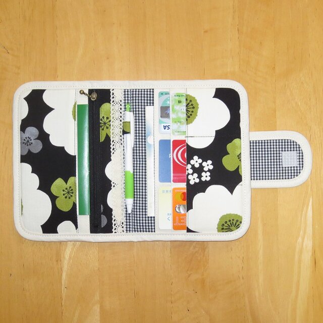 通帳ケース/母子手帳ケース★花柄（黒） | iichi ハンドメイド・クラフト作品・手仕事品の通販