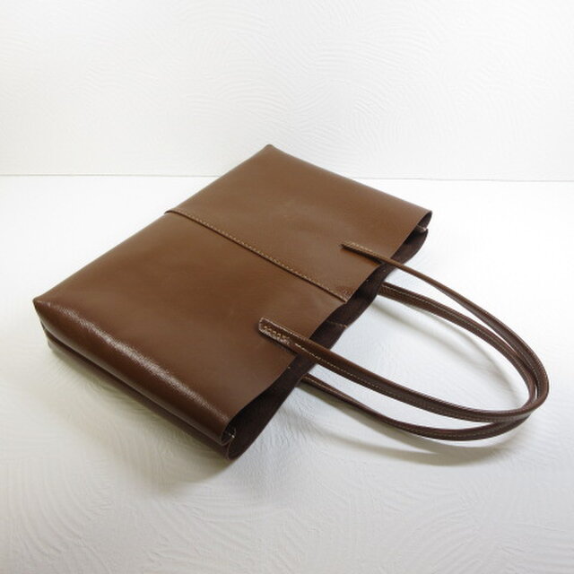 《牛革》A4対応・コーティングレザー・切り替えハンドステッチ・スリムトート・0218 | iichi ハンドメイド・クラフト作品・手仕事品の通販