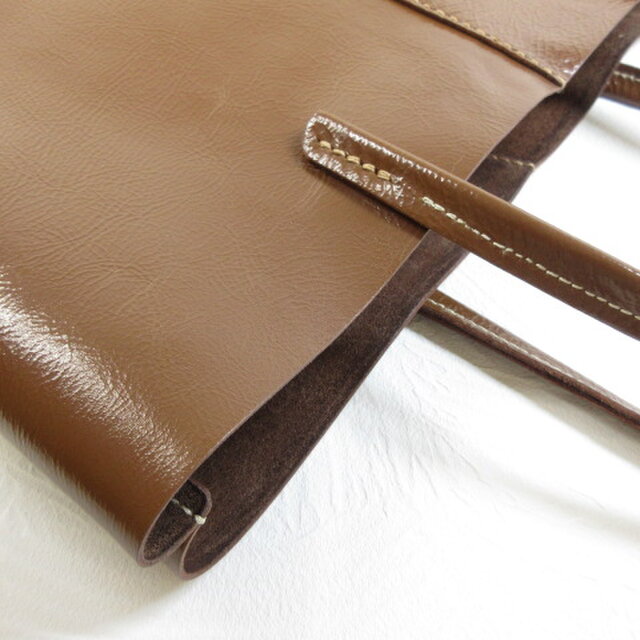 《牛革》A4対応・コーティングレザー・切り替えハンドステッチ・スリムトート・0218 | iichi ハンドメイド・クラフト作品・手仕事品の通販