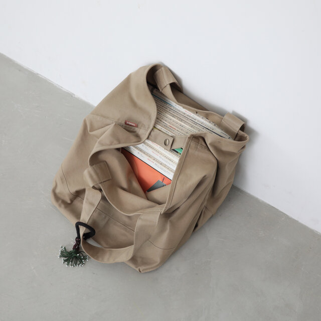 Caramel bag / beige ( barochi&aka) | iichi 日々の暮らしを心地よくするハンドメイドやアンティークのマーケットプレイス