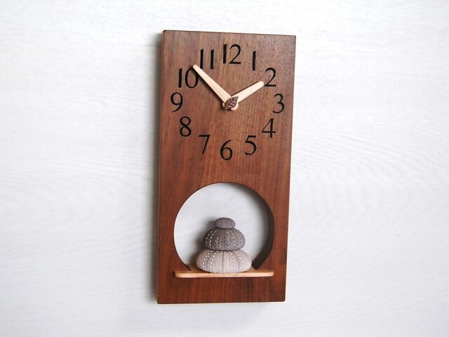 葉っぱ 棚付き32cm×15cm 掛け時計 ｳｫｰﾙﾅｯﾄ【2217】 | iichi ハンドメイド・クラフト作品・手仕事品の通販