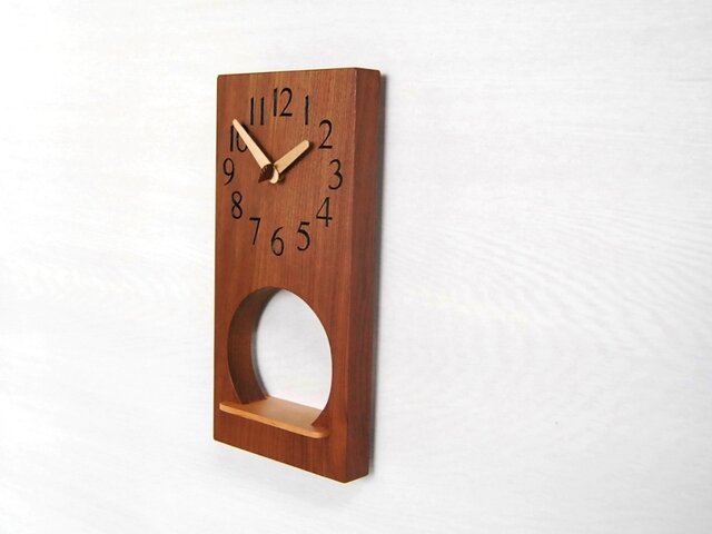 葉っぱ 棚付き32cm×15cm 掛け時計 ｳｫｰﾙﾅｯﾄ【2217】 | iichi ハンドメイド・クラフト作品・手仕事品の通販