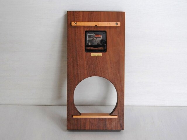 葉っぱ 棚付き32cm×15cm 掛け時計 ｳｫｰﾙﾅｯﾄ【2217】 | iichi ハンドメイド・クラフト作品・手仕事品の通販