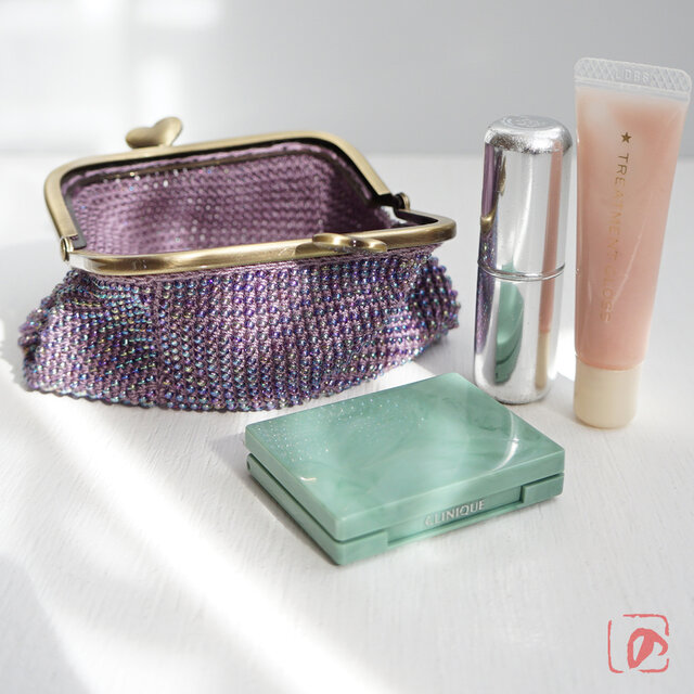 ばあば作 ♡ シードビーズのスクエアがま口（violet・1627） | iichi ハンドメイド・クラフト作品・手仕事品の通販