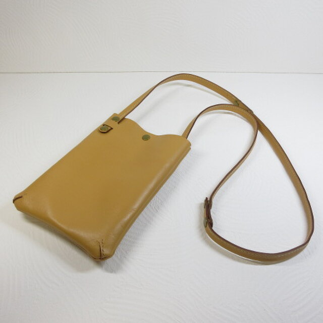 《牛革》2WAY～スリムサコッシュ・スムースレザー・ライトキャメル・040 | iichi ハンドメイド・クラフト作品・手仕事品の通販