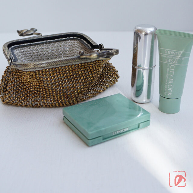 ばあば作 ♡ シードビーズのスクエアがま口（la pace・1619） | iichi ハンドメイド・クラフト作品・手仕事品の通販