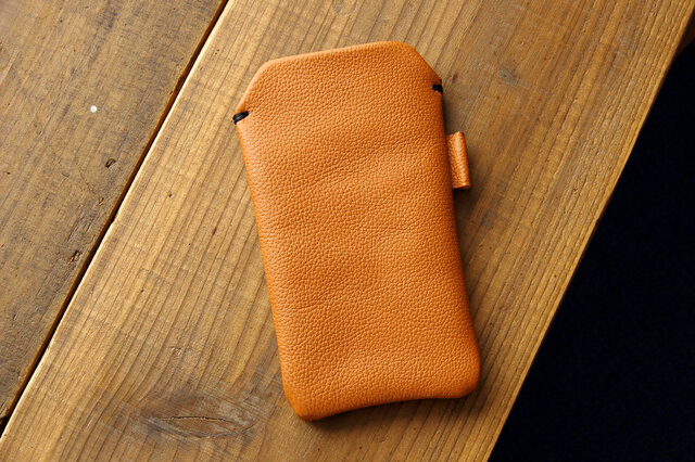 《LIONA》レザースリーブケース Regular iPhone・スマホケース キャメル | iichi ハンドメイド・クラフト作品・手仕事品の通販